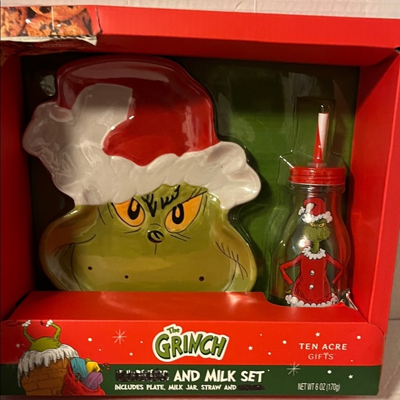 Kitchen | The Grinch Plate And Milk Jar Gift Set With Straw New No ...